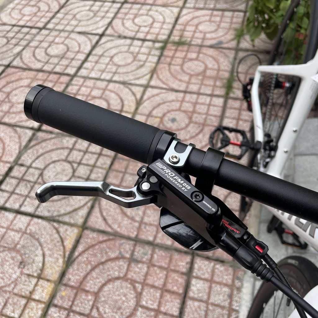 Twitter R5 Pro Tay Ngang: chiếc xe đạp Touring, Carbon siêu nhẹ mà Giá ...